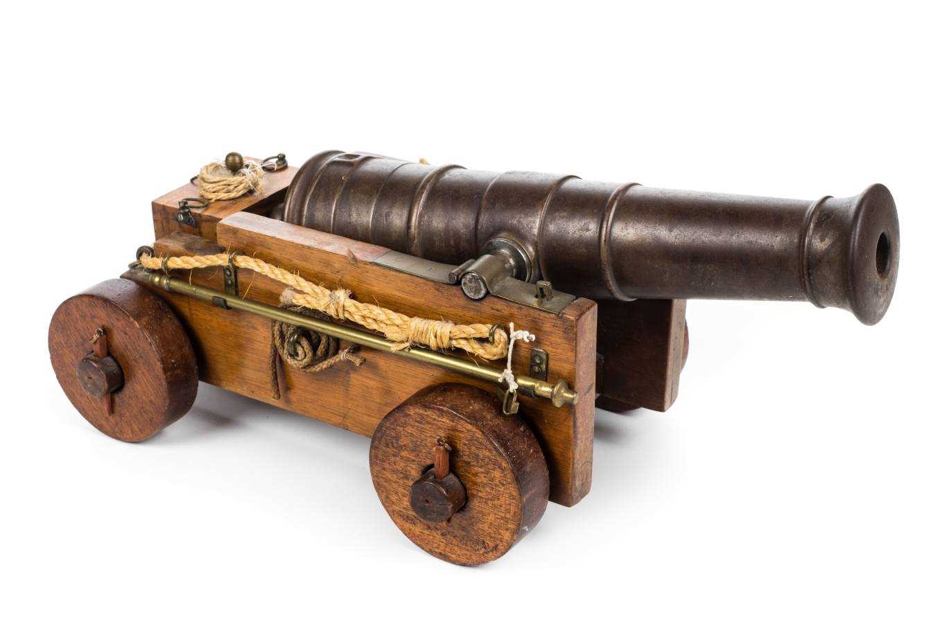 Lot 607 - Cannon.
