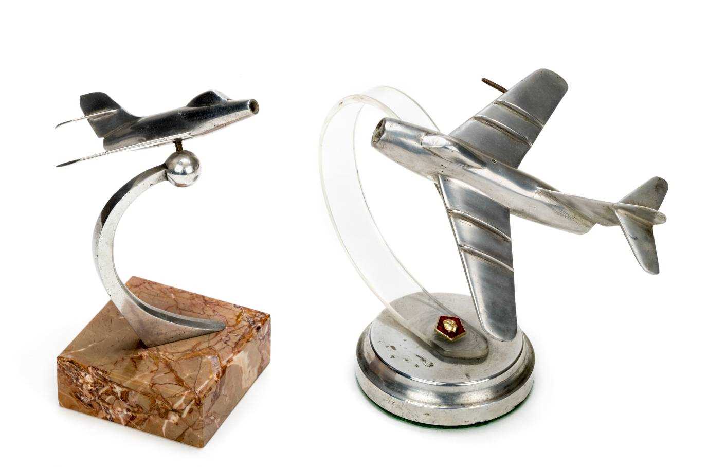 Lot 721 - Desktop models.