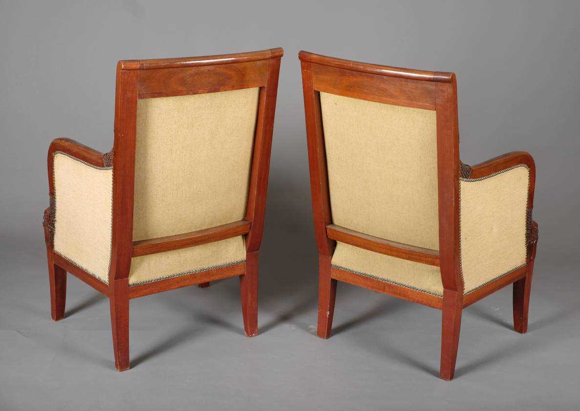 Lot 200 - Chairs.