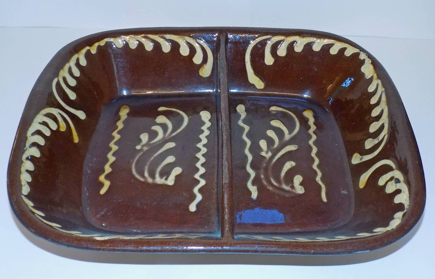 Lot 18 - Studio Pottery.