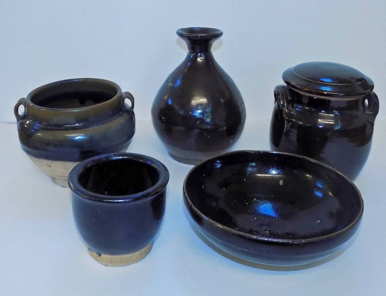 Lot 18 - Studio Pottery.