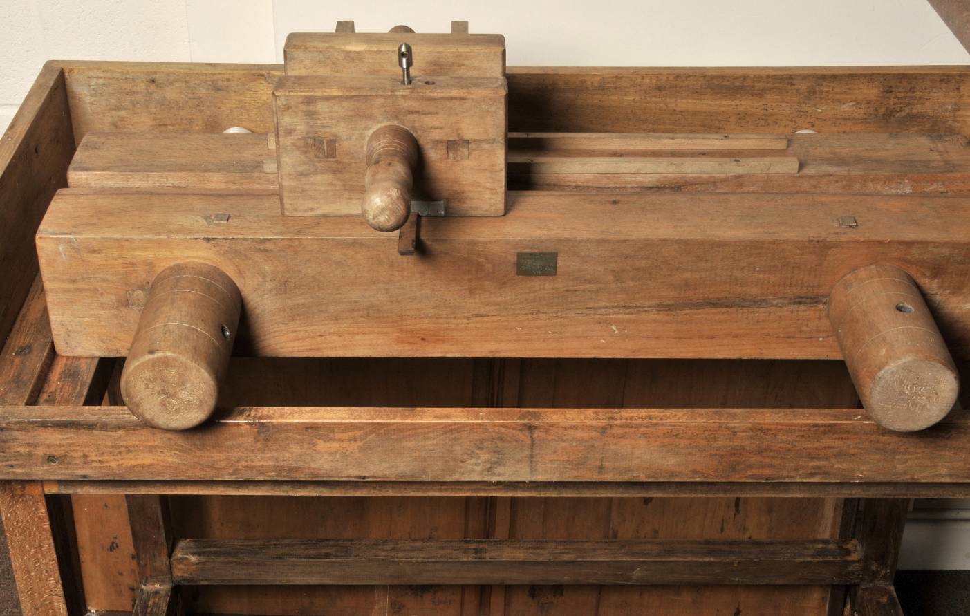 Lot 2 - Laying press.