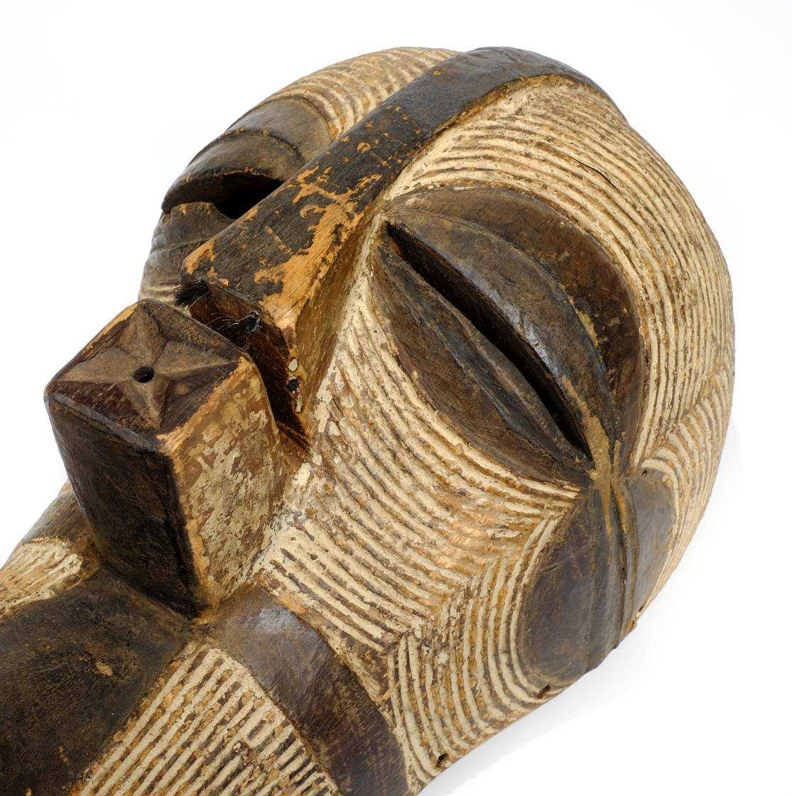 Lot 100 - Tribal Mask.