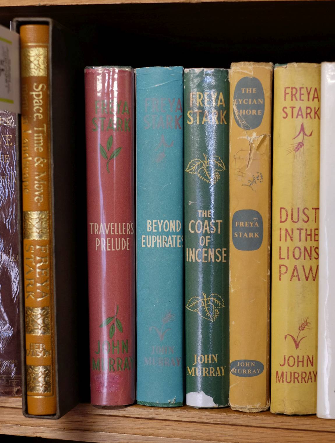 Lot 35 - Stark, Freya