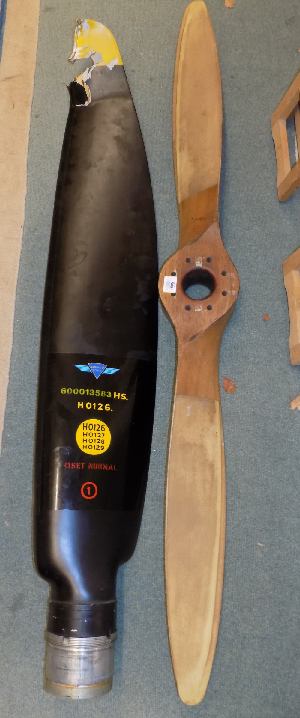 Lot 808 - Propeller.