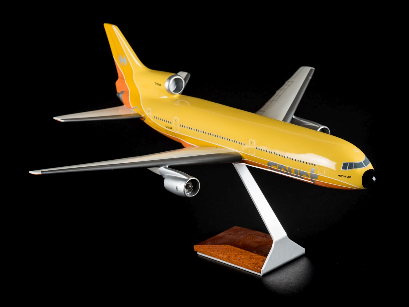 Lot 793 - Model Aircraft.