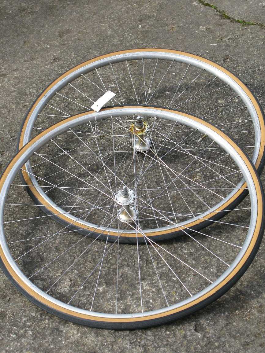 Lot 332 - A Pair of Hollow Sprint Rims,