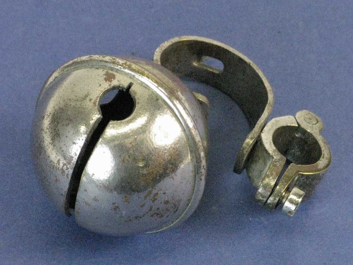 Lot 421 - Ruggle 'Stop' Bell.