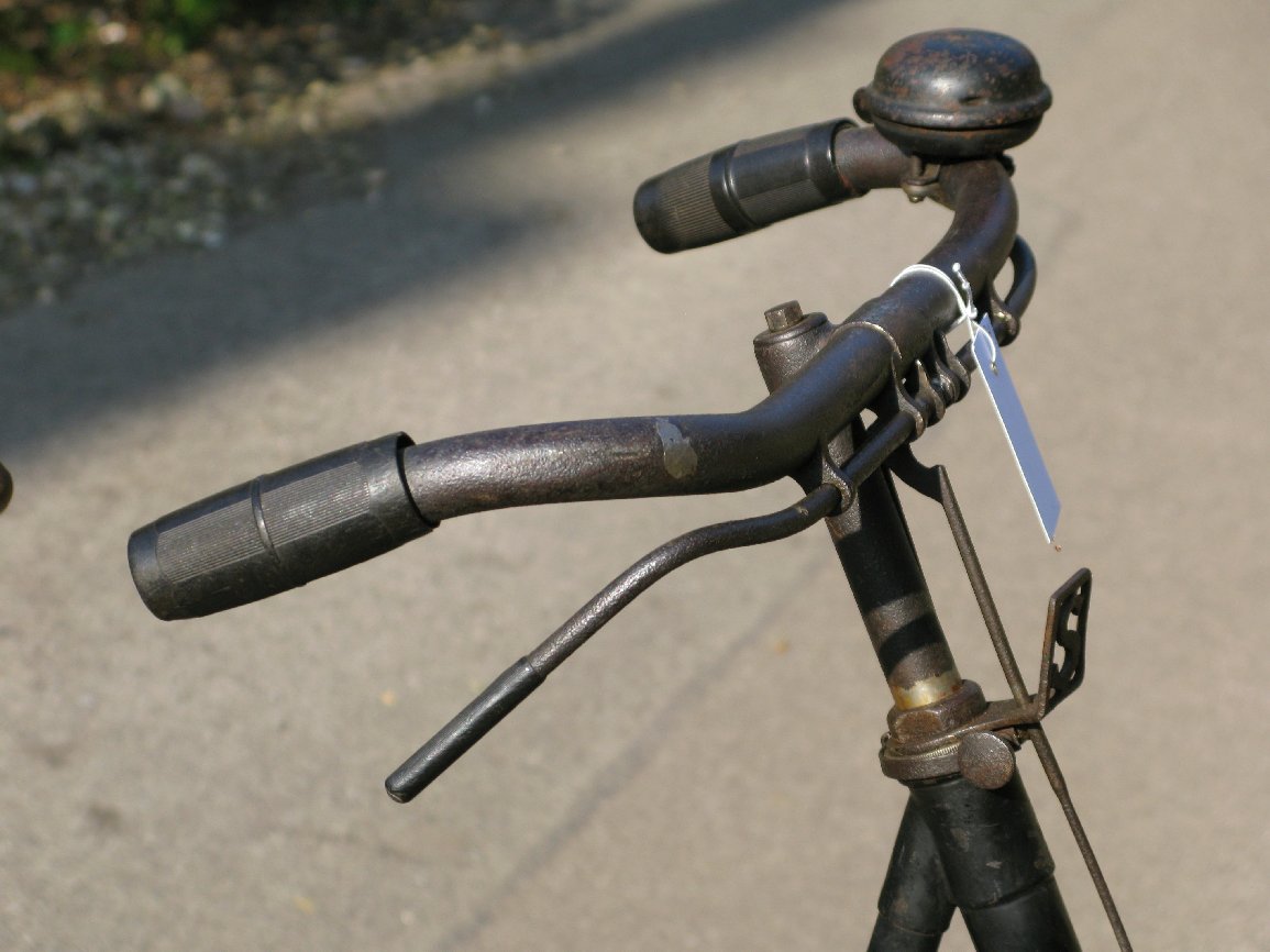 Lot 507 - A Singer & Co Lady's Loop-Frame Bicycle,