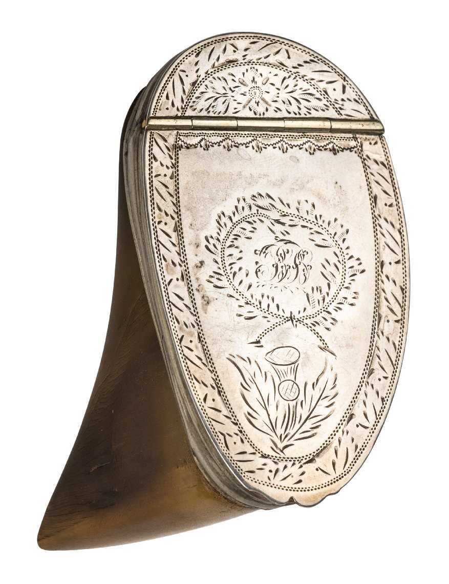 Lot 911 - Hoof Snuff Box.