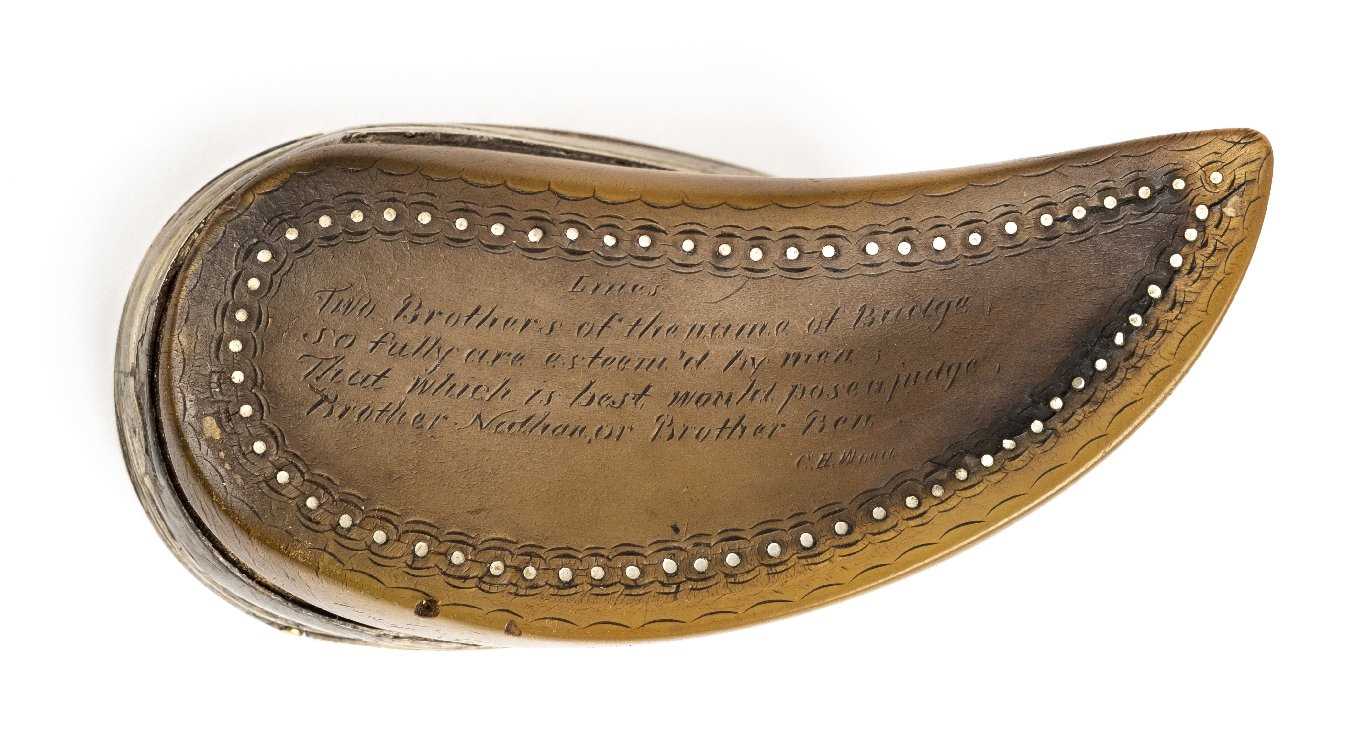 Lot 911 - Hoof Snuff Box.