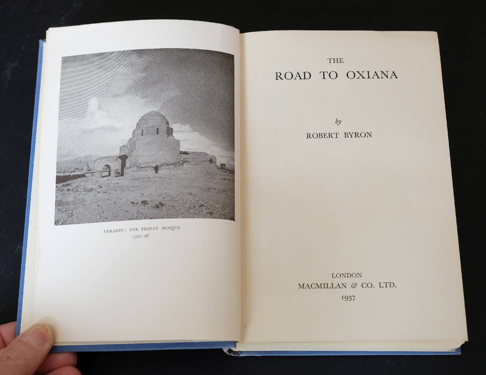 Lot 5 - Byron, Robert