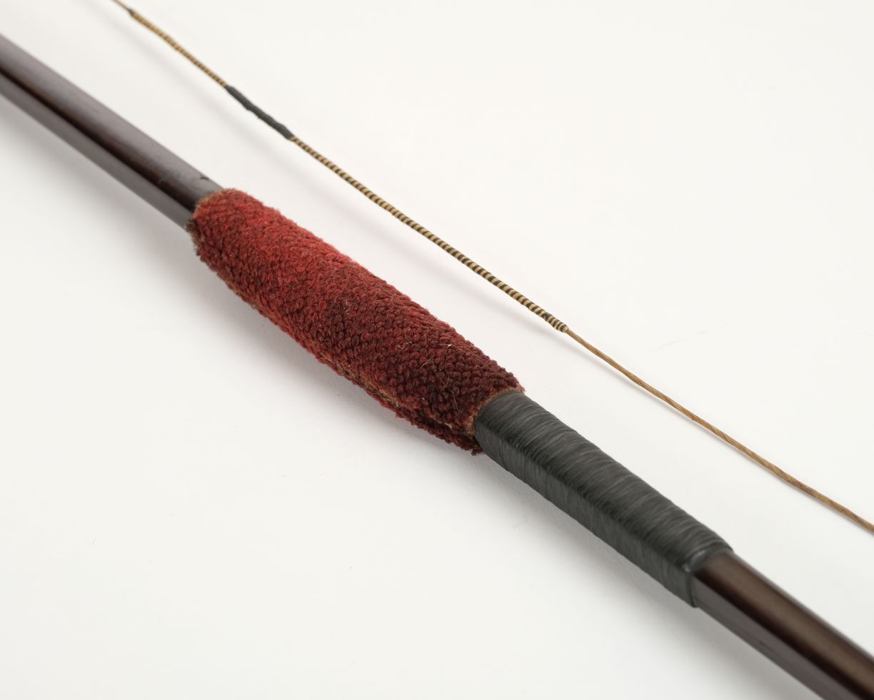 Lot 206 - Longbow.