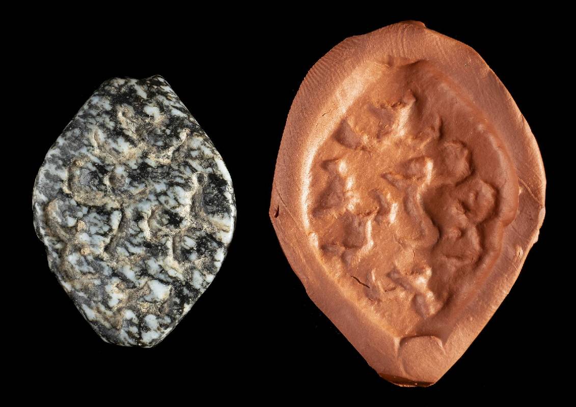 Lot 209 - Uruk/Jemdet Nasr period oval hemispheroid