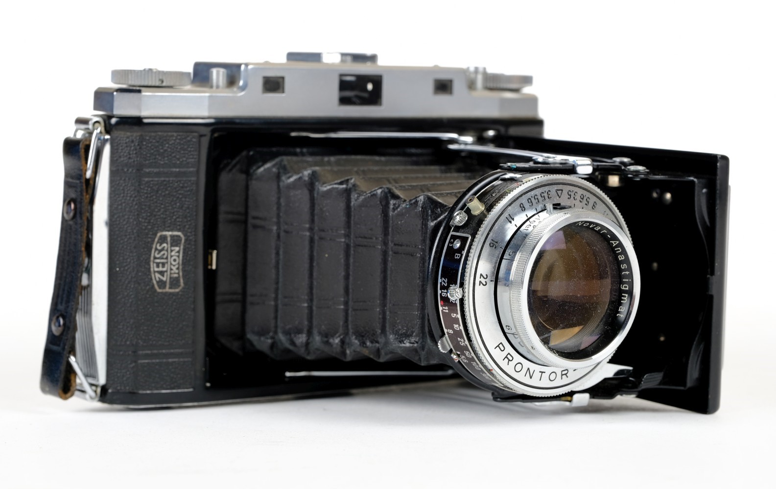 Lot 355 - Lancaster 'Le Meritoire' camera.