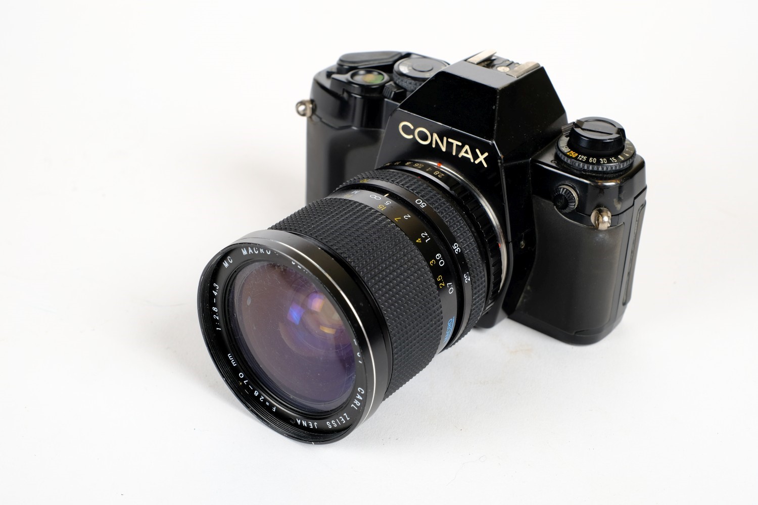 Lot 350 - Contax & Yashica 35mm cameras and lenses.