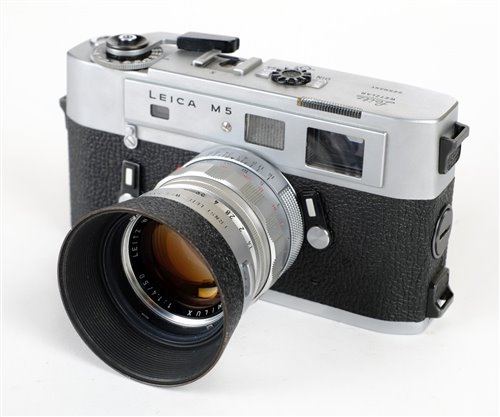 Lot 397 - Leica M5 rangefinder with Summilux 50mm