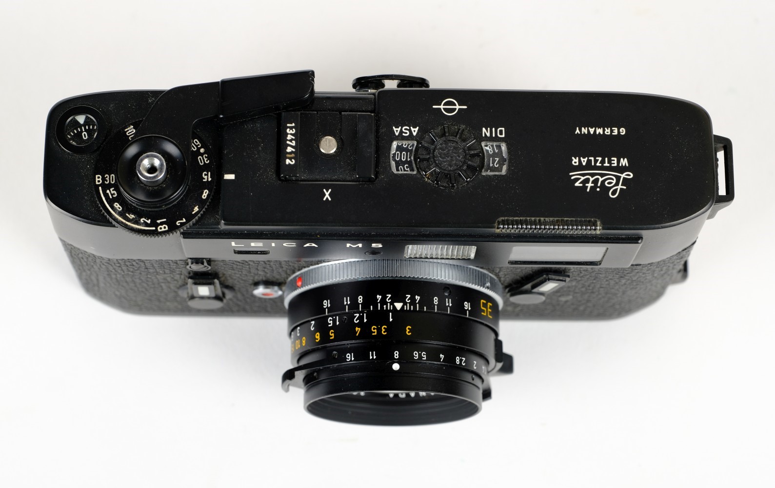 Lot 396 - Leica M5 rangefinder with Summilux 35mm