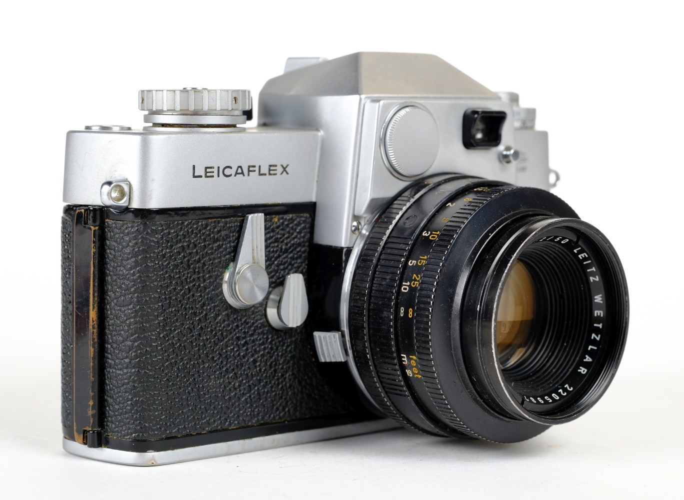 Lot 416 - Leicaflex 35mm SLR camera with Summicron-R