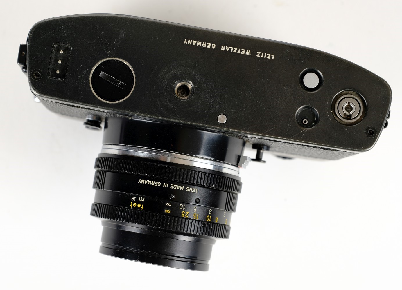 Lot 420 - Leicaflex SL MOT 35mm SLR camera with