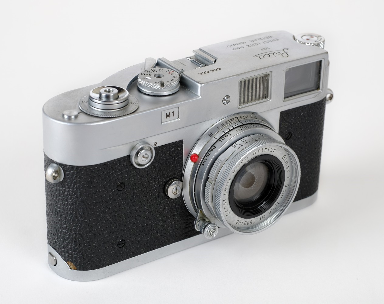 Lot 391 - Leica M1 camera (1959) with Elmar 50mm f/2.8