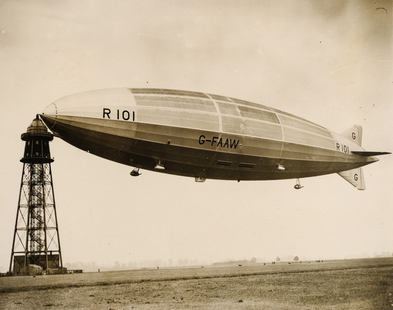 Lot 131 - Propeller. An extremely large propeller used