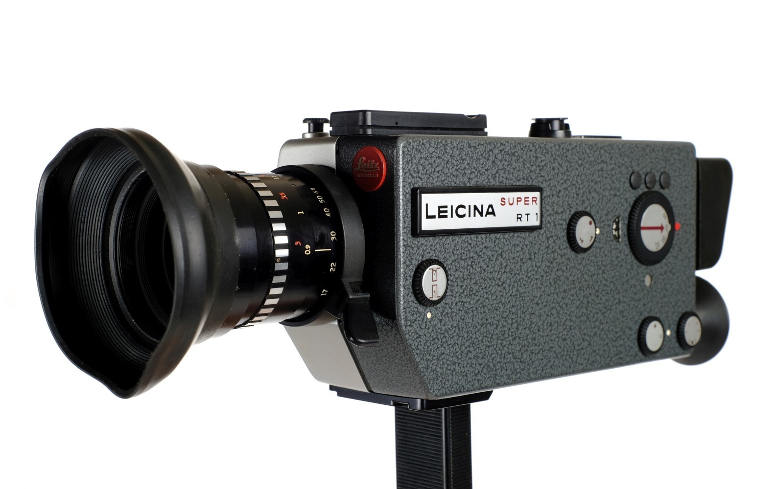 Lot 424 - Leitz cine camera.