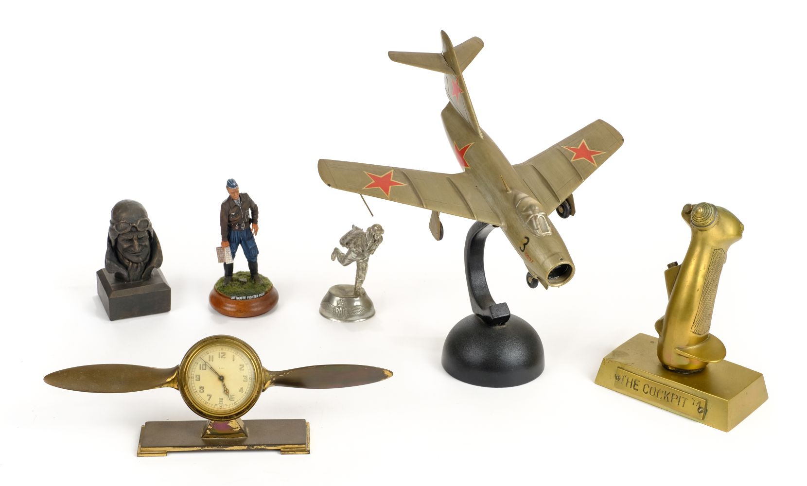 Lot 112 - Desk Top Models