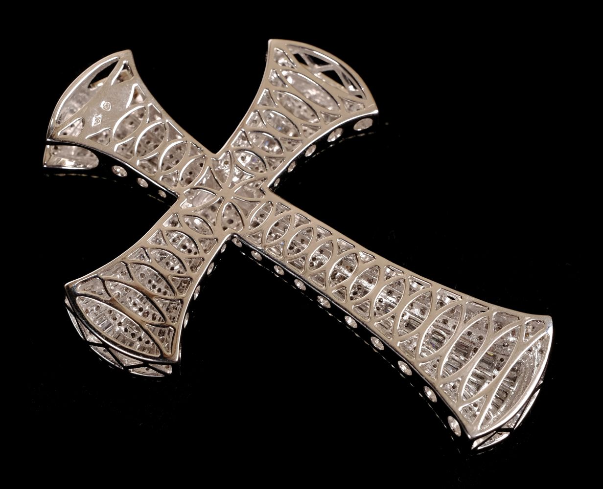 Lot 11 - Cross. A modern 18ct white gold cross
