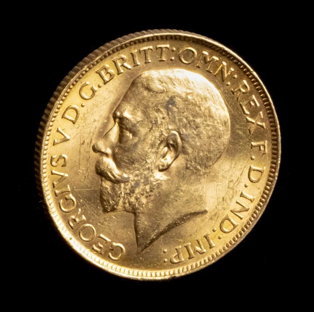 Lot 35 - Sovereign. A full gold sovereign, George V,