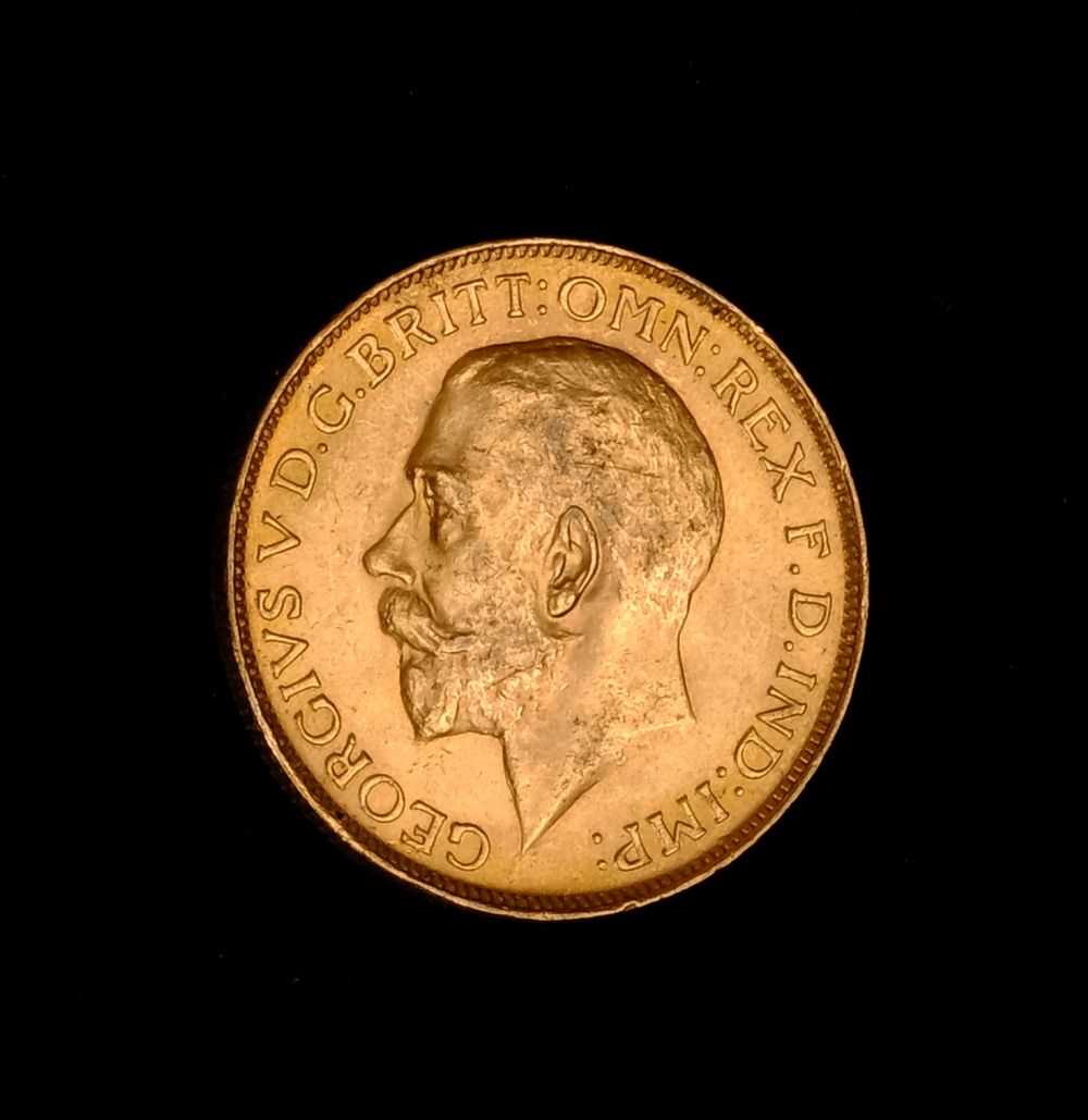 Lot 35 - Sovereign. A full gold sovereign, George V,
