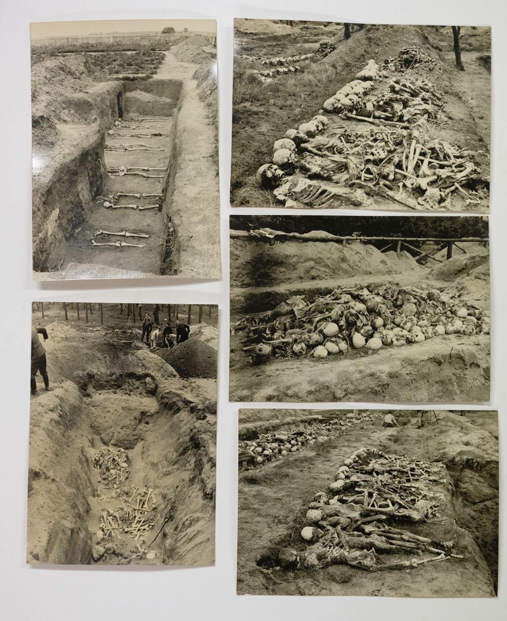 Lot 227 - Buchenwald concentration camp. A group of 22