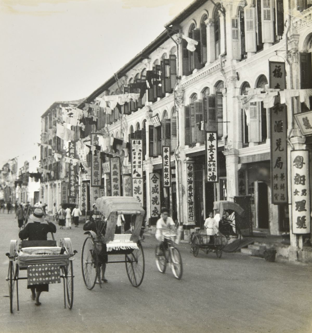 Lot 170 - Singapore. A group of 100 photographs of