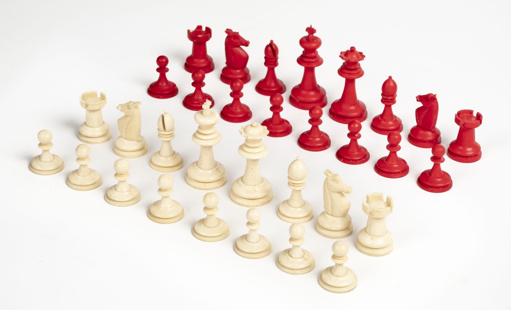 Lot 49 - Chess set. An Edwardian ivory chess set