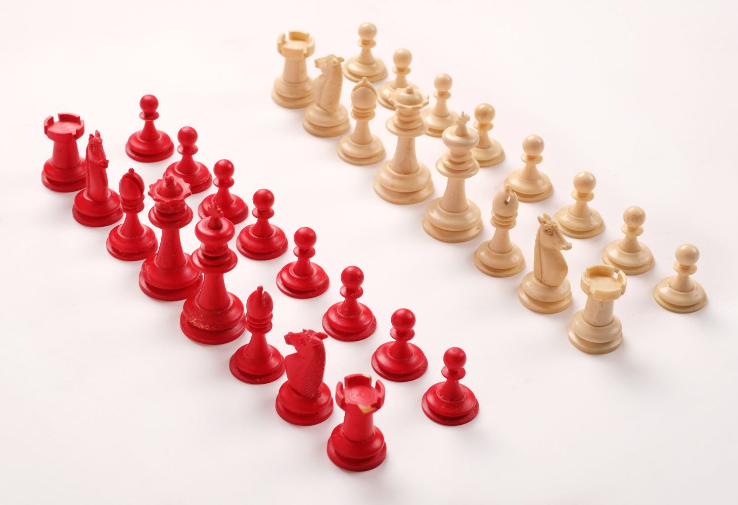 Lot 49 - Chess set. An Edwardian ivory chess set