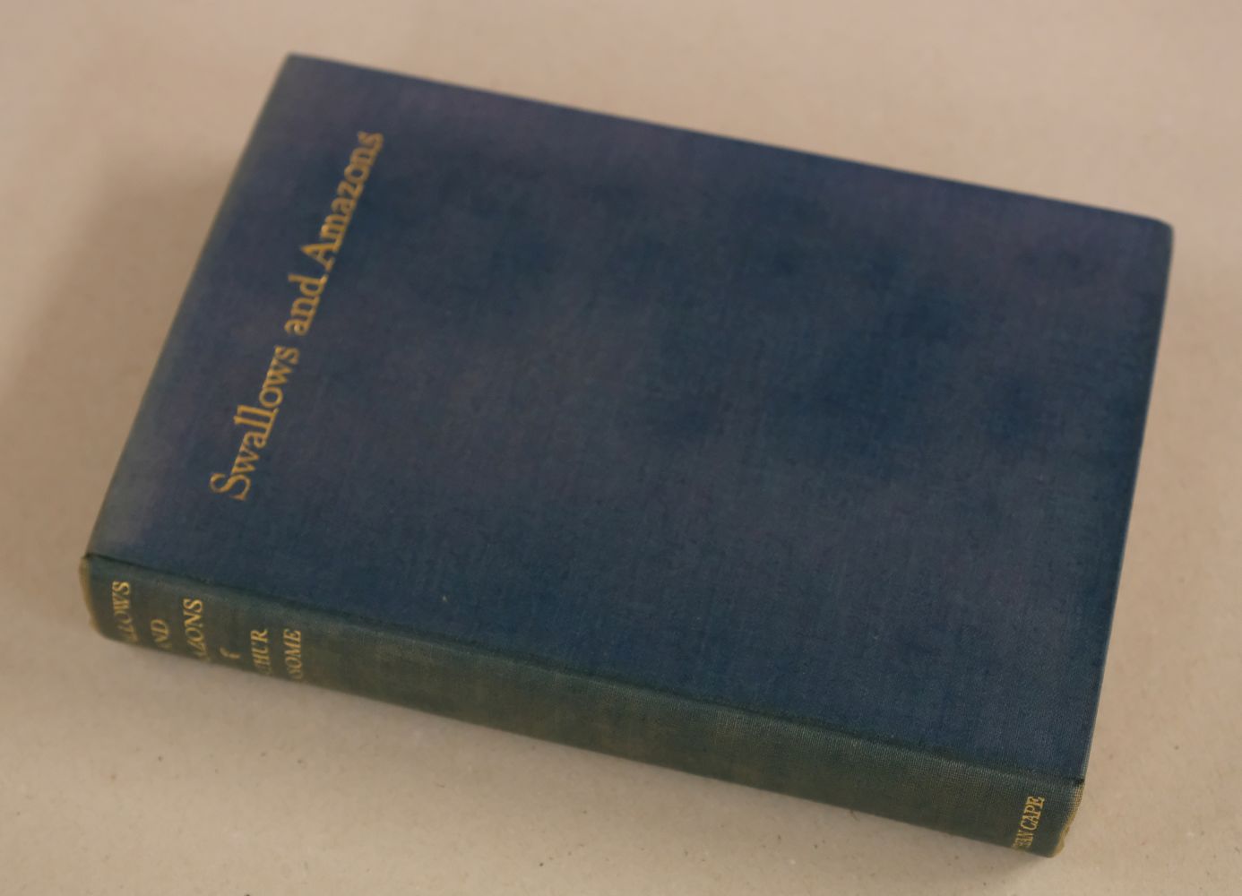 Lot 858 - Ransome (Arthur). 'Swallows and Amazons'. A