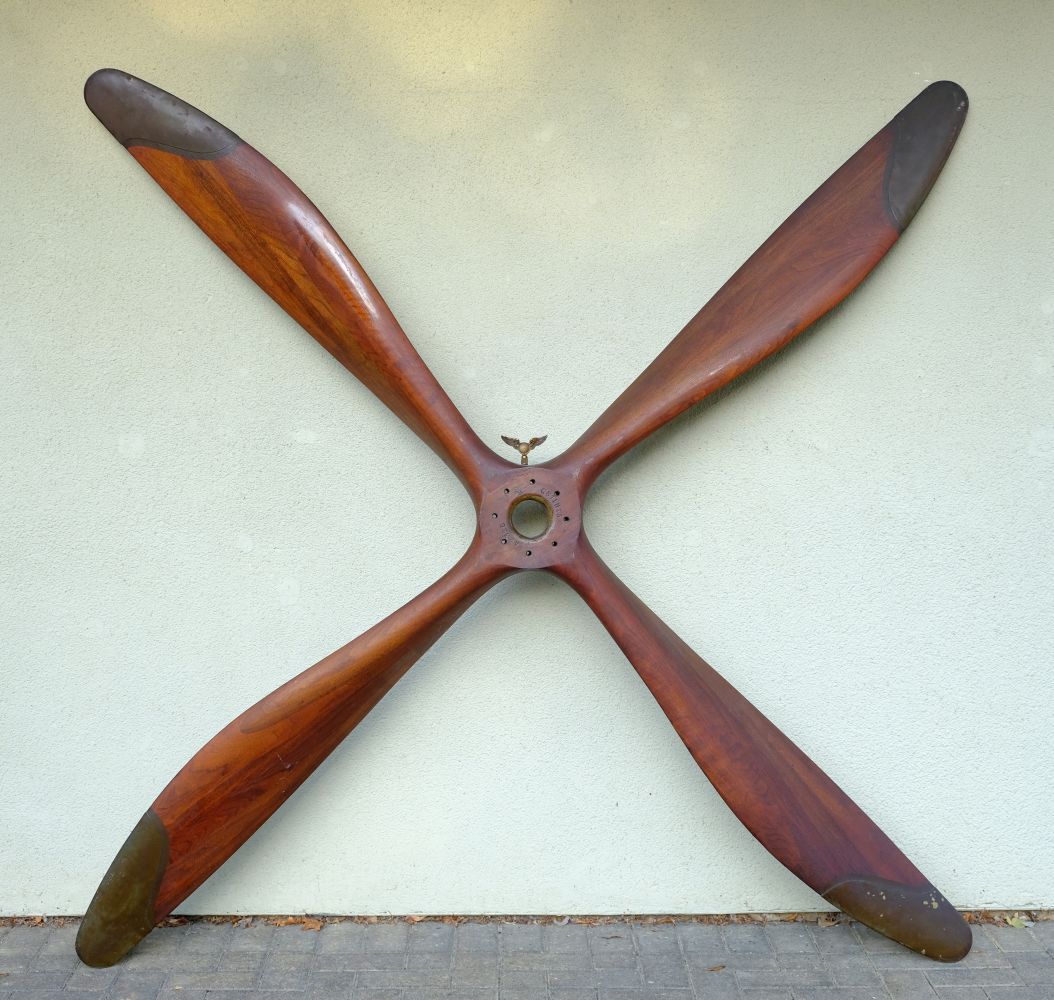 Lot 71 - Propeller. A rare WWI FE2b 4-blade pusher