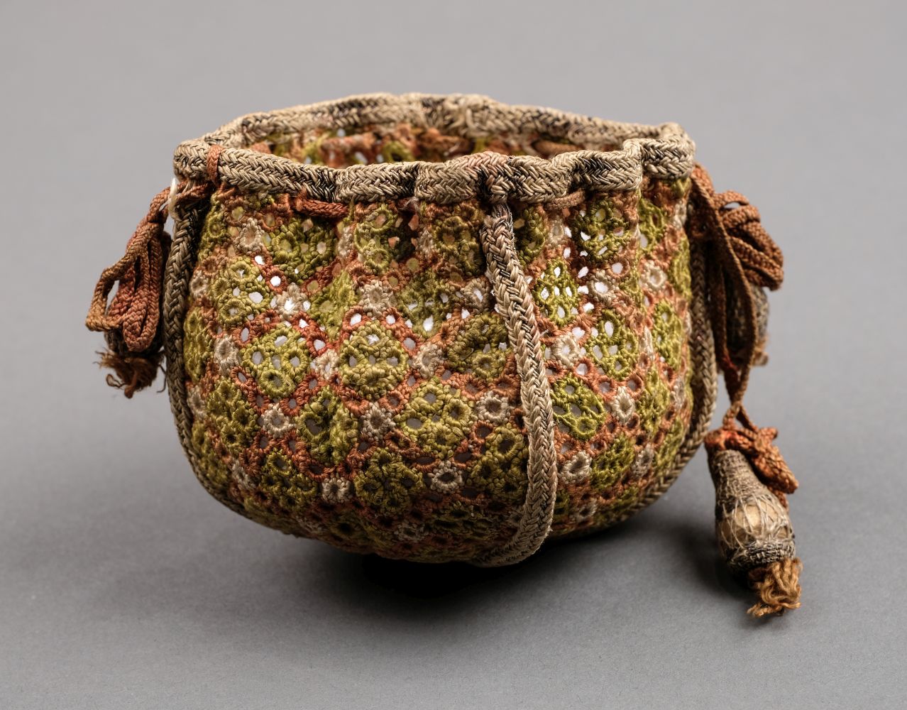 Lot 164 - Bags. A Regency reticule, early 19th century