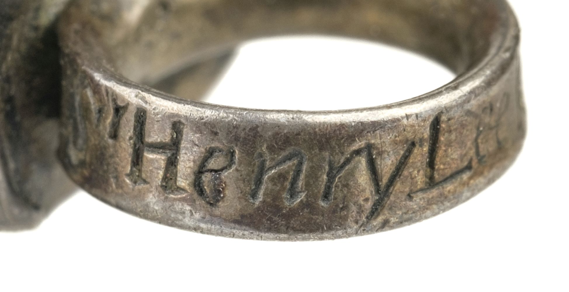 Lot 420 - Falconry. A late 16th century vervel