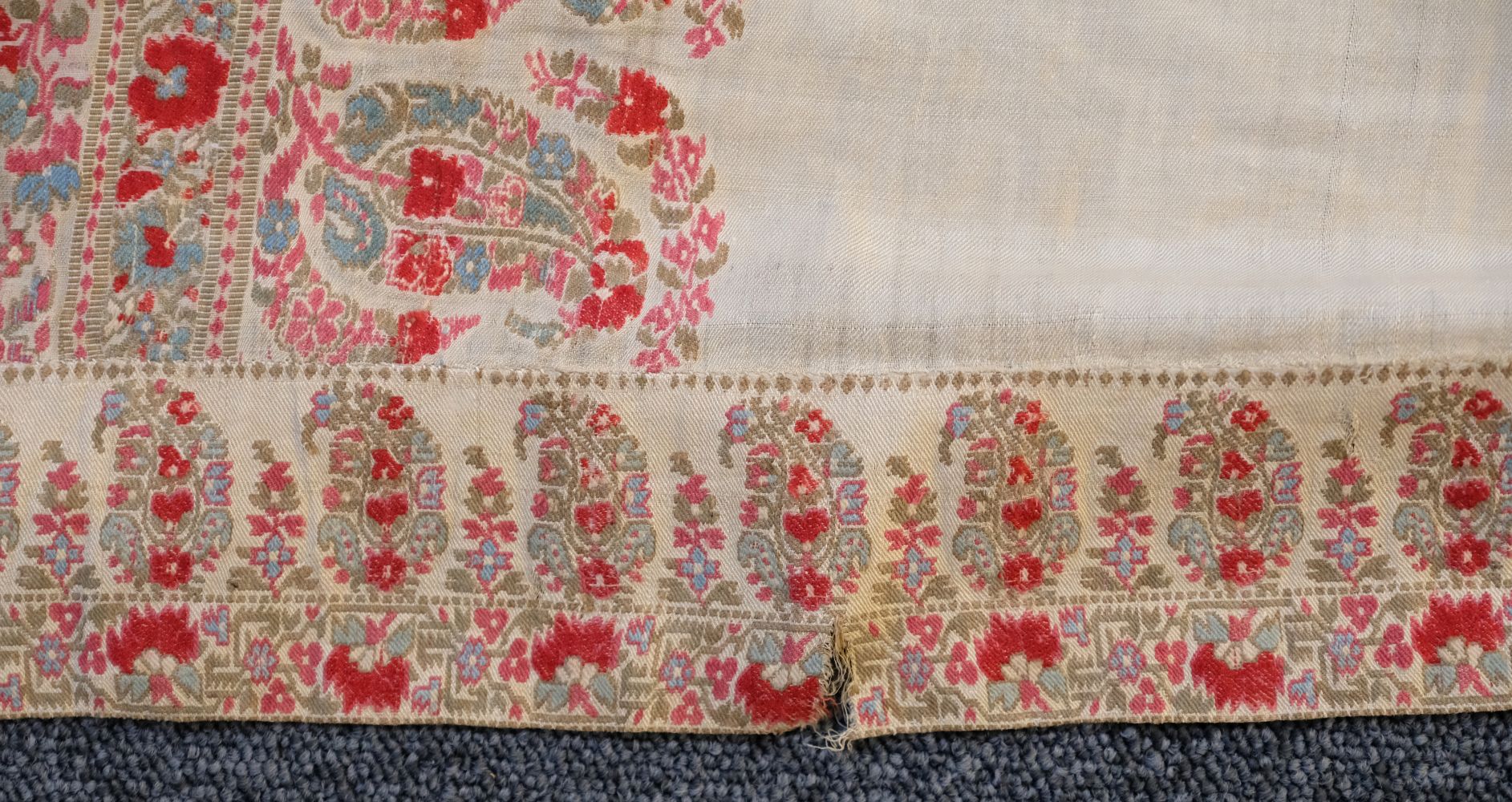 Lot 172 - Shawls. A large Norwich shawl, circa 1820s,