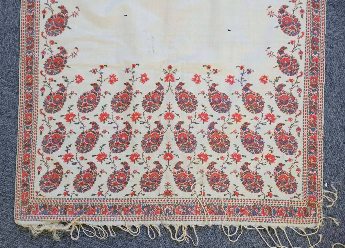 Lot 172 - Shawls. A large Norwich shawl, circa 1820s,