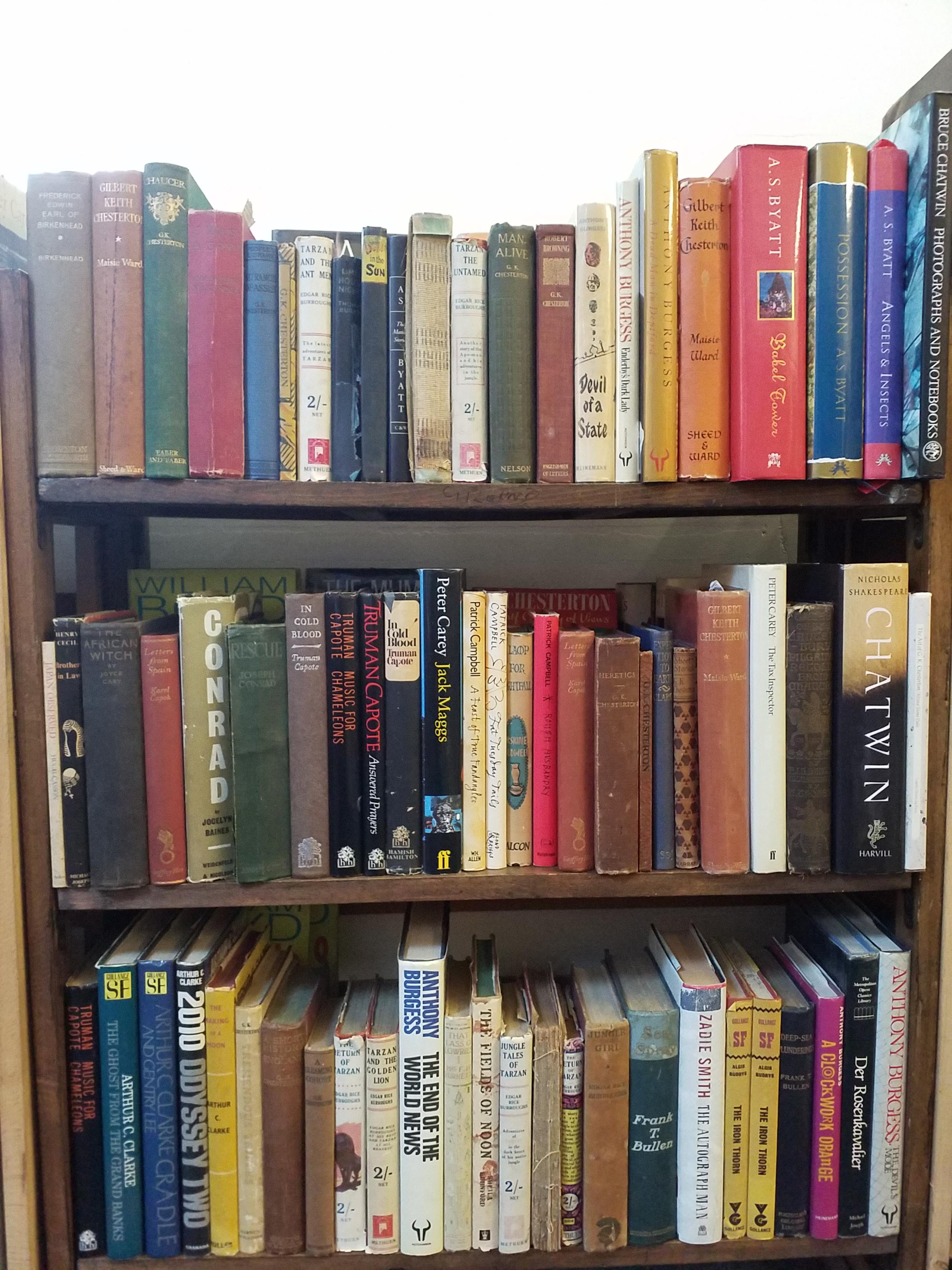 Lot 247 - Fiction. A large collection of modern