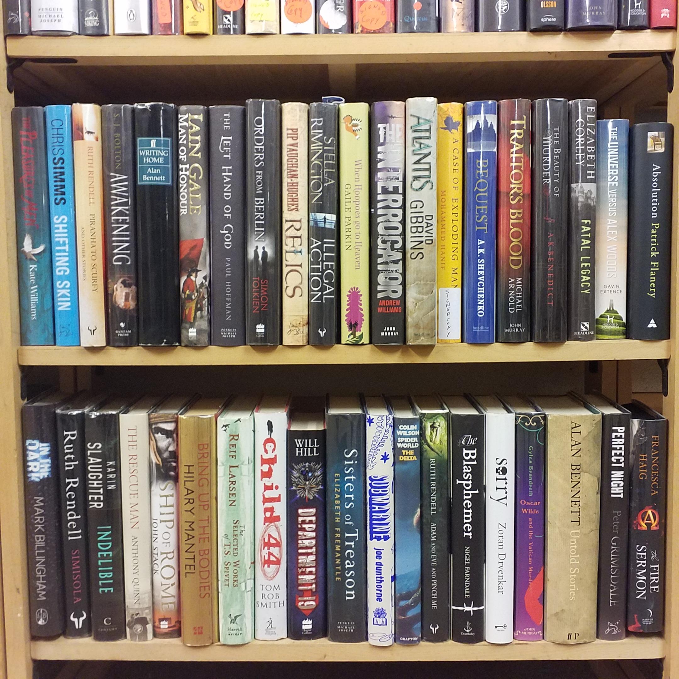 Lot 398 - Modern Fiction. A large collection of 1st