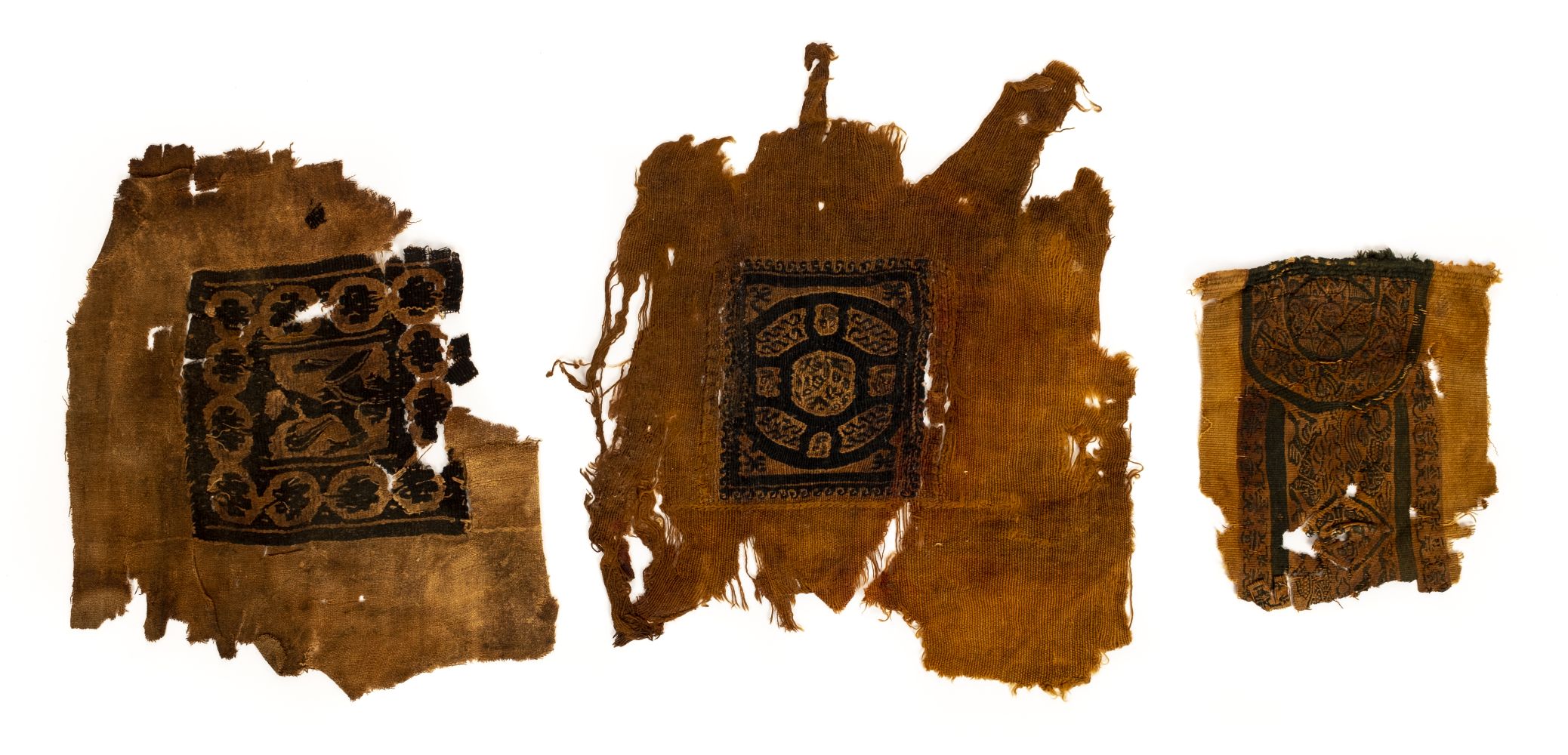 Coptic. Three Egyptian cloth fragments - auctions & price archive