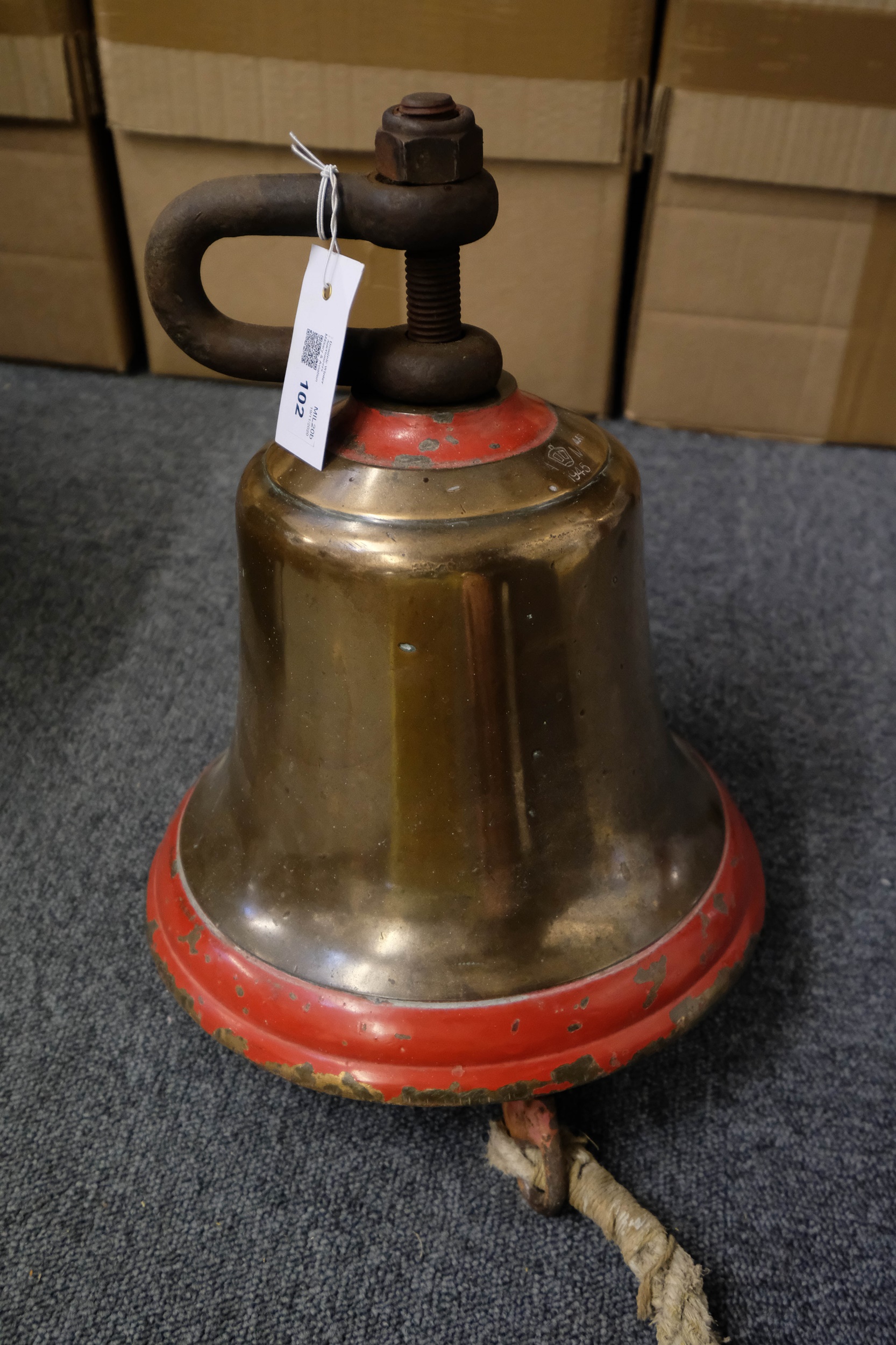 Lot 102 - Scramble Bell. A large WWII RAF bronze