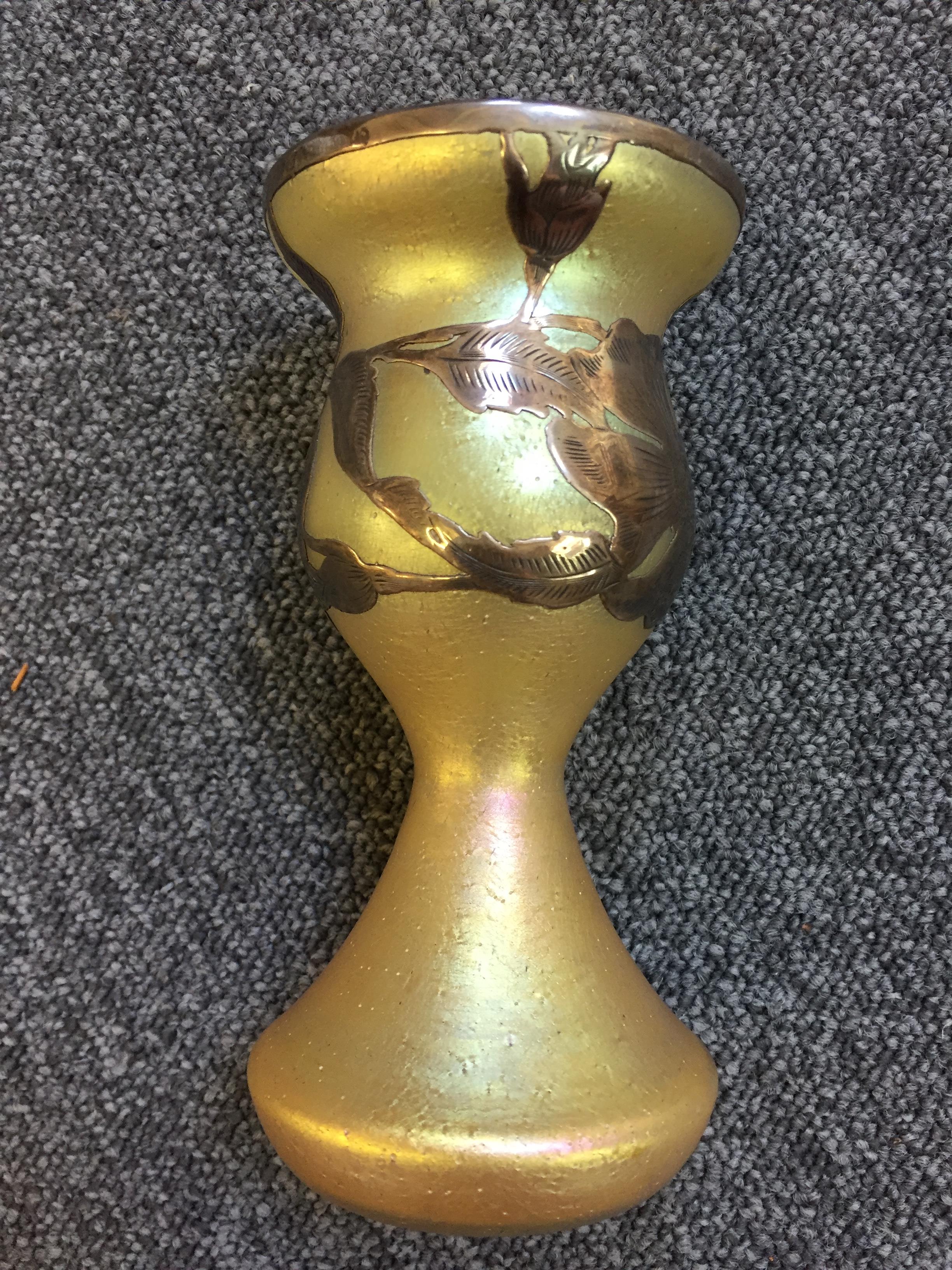 Lot 299 - Glassware. Coloured Loetz style glass vases