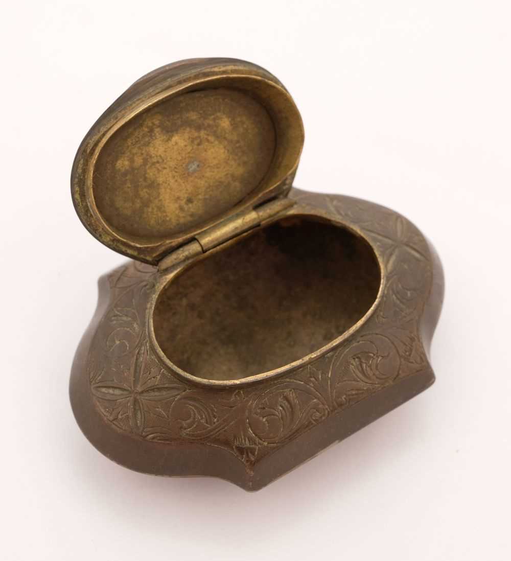 Lot 157 - Snuff boxes. A collection of 18th century