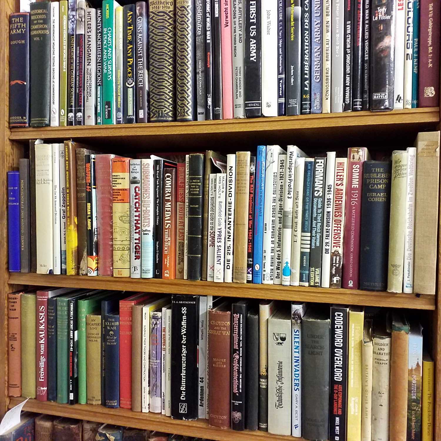 Lot 353 - Military. A collection of modern military