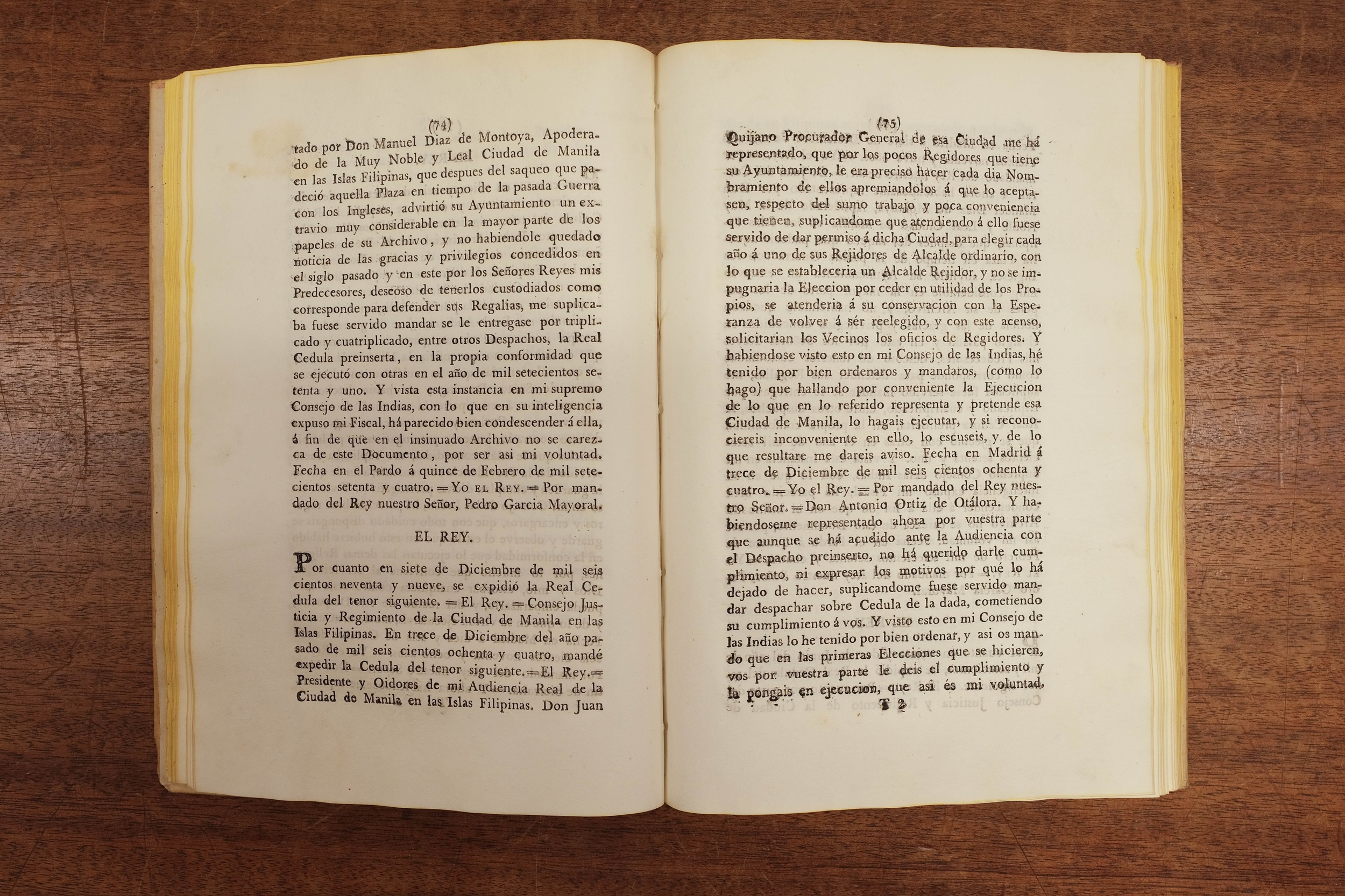 Lot 500 - Filipinas. Cedulario de la Insigne, Muy