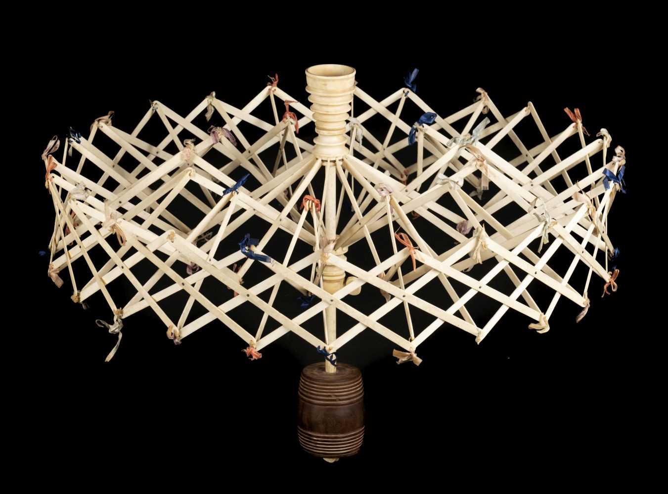 Lot 276 - Sewing. A large expanding whalebone swift,